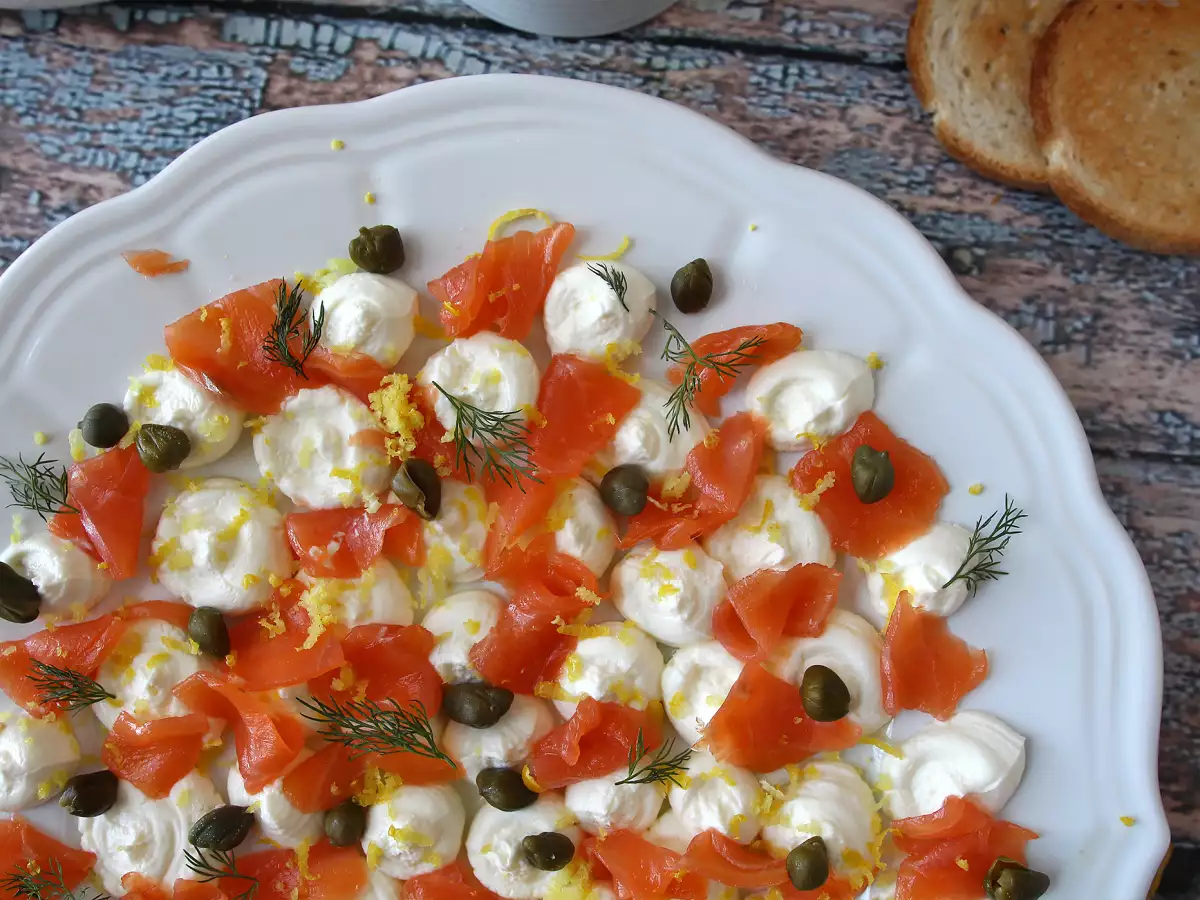 Füstölt lazac aperitif kenhető